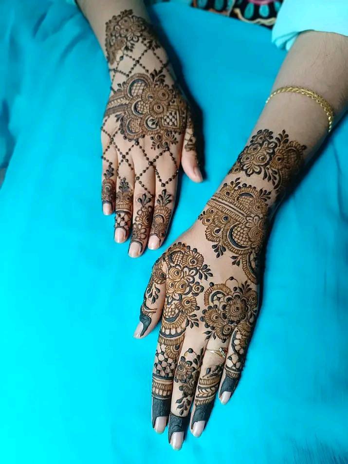 Arabic Mehndi Designs Front Hand Simple and Beautiful